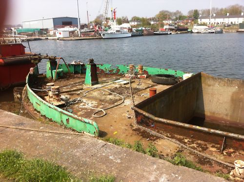 HOUSE BARGE - DUMB BARGE - IDEAL FOR CONVERSTION - Alibon Dock Company